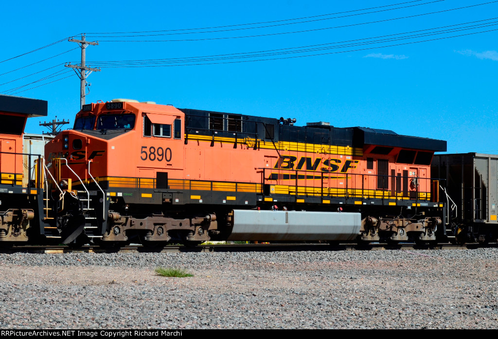 BNSF 5890